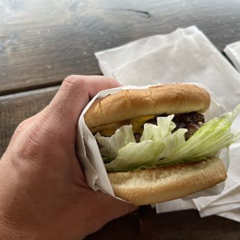 SESPE BURGER - Updated December 2025 - 68 Photos & 68 Reviews - 8252 ...
