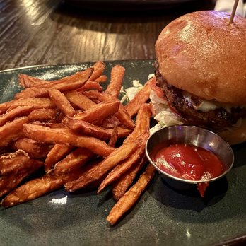 TAVERN IN THE SQUARE - Updated October 2025 - 350 Photos & 467 Reviews ...