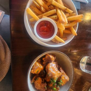 THE HIGHLAND RESTAURANT & BAR - Updated December 2025 - 49 Photos & 68 ...