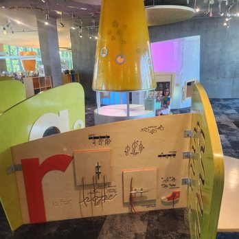 VANCOUVER COMMUNITY LIBRARY - Updated December 2025 - 128 Photos & 77 ...