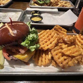 NITTY GRITTY - Updated December 2025 - 143 Photos & 273 Reviews - 223 N ...