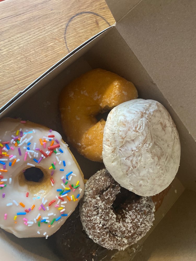 THE DONUT STOP - 617 Parkdale Avenue N, Hamilton, Ontario - Doughnuts ...