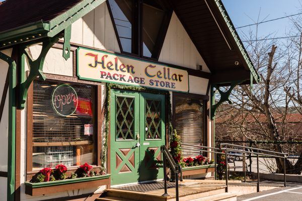 HELEN CELLAR PACKAGE STORE - Updated December 2025 - 18 Photos & 21 ...