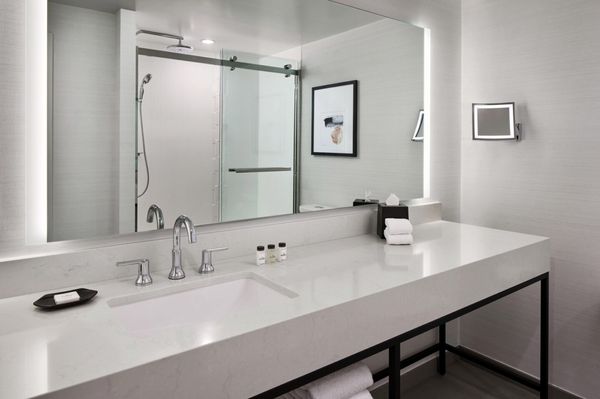 SHERATON RESTON HOTEL - Updated November 2024 - 95 Photos & 98 Reviews ...