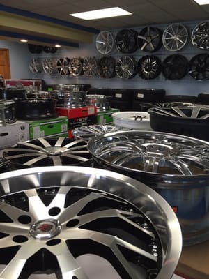 FOX TIRE - Updated June 2024 - 27 Photos & 50 Reviews - 1035 William St ...