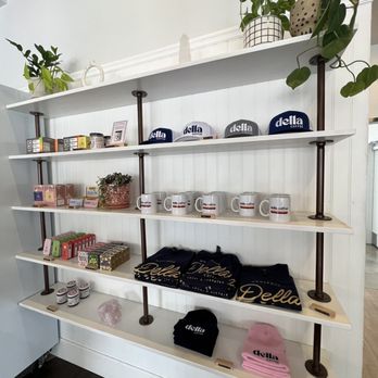DELLA COFFEE - Updated July 2024 - 93 Photos & 23 Reviews - 1000 W Gray ...