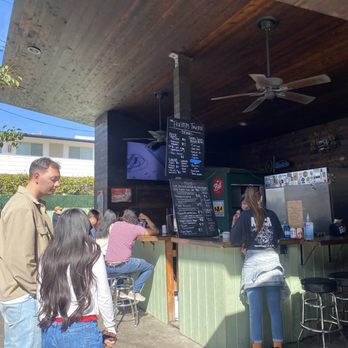 THE FRIENDLY TAVERN - Updated October 2025 - 726 Photos & 613 Reviews ...