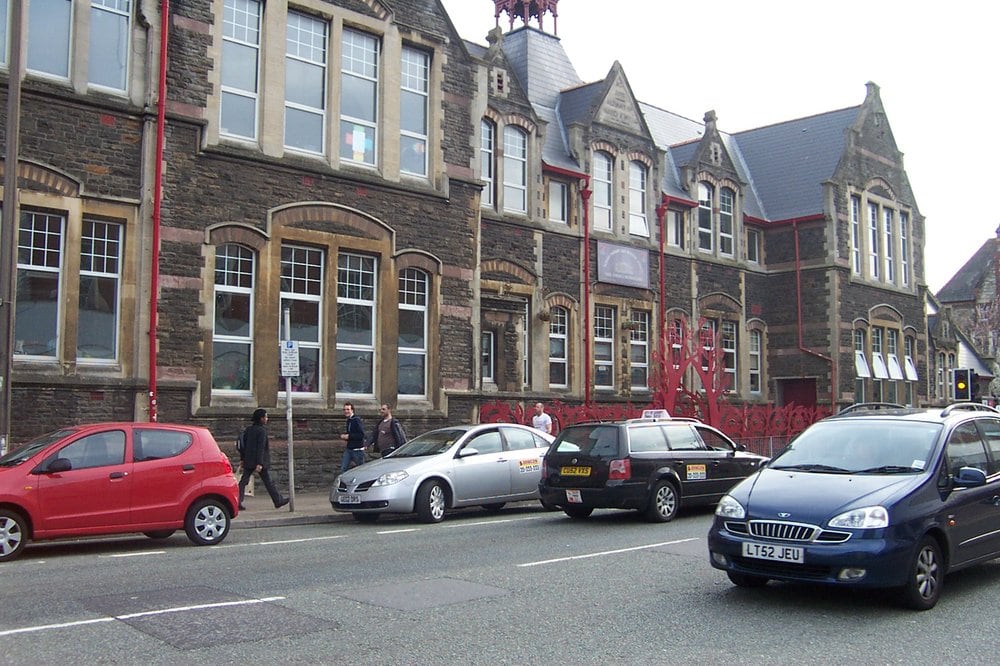 ALBANY PRIMARY SCHOOL - 38 Albany Road, Cardiff, United Kingdom ...