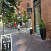 FIN POINT OYSTER BAR & GRILL - 598 Photos & 459 Reviews - 89 Broad St ...