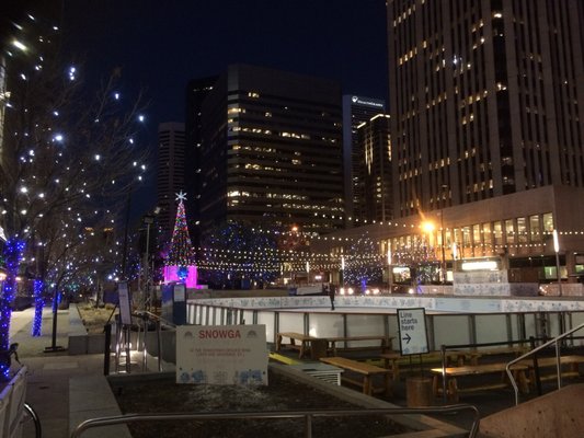 THE DOWNTOWN DENVER RINK AT SKYLINE PARK - Updated December 2024 - 25 ...