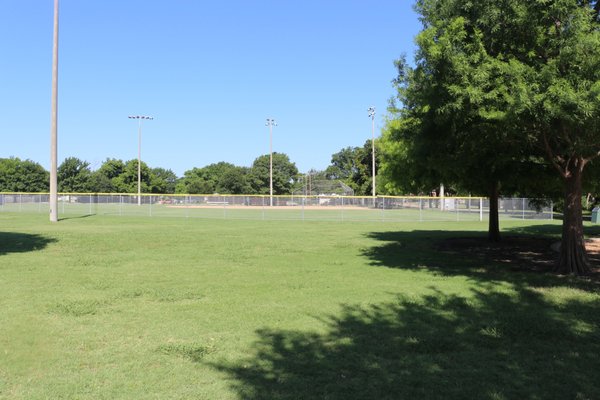 A R SCHELL PARK - Updated December 2024 - 2305 Laurel Ln, Plano, Texas ...