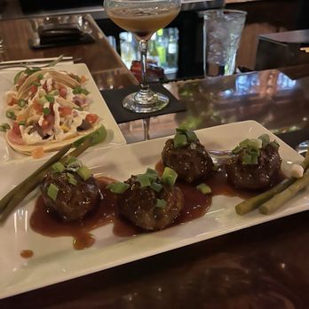 THE GOAT LOUNGE - Updated December 2025 - 10 Photos - 108 N 4th St ...