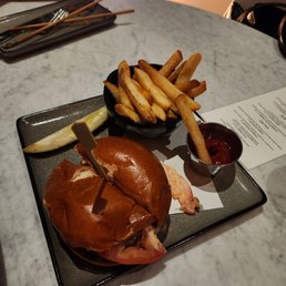 WREN - Updated August 2025 - 847 Photos & 235 Reviews - 1825 Capital ...