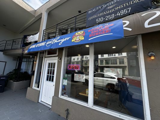 OH G BURGER - Updated September 2025 - 280 Photos & 122 Reviews - 1213 ...