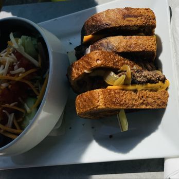 WAYZATA BAR AND GRILL - THE MUNI - Updated January 2026 - 41 Photos ...