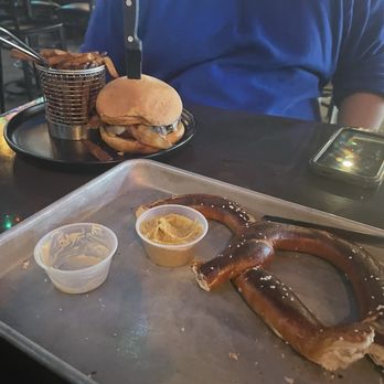 THE FAT RABBIT PUB - Updated July 2024 - 478 Photos & 413 Reviews ...