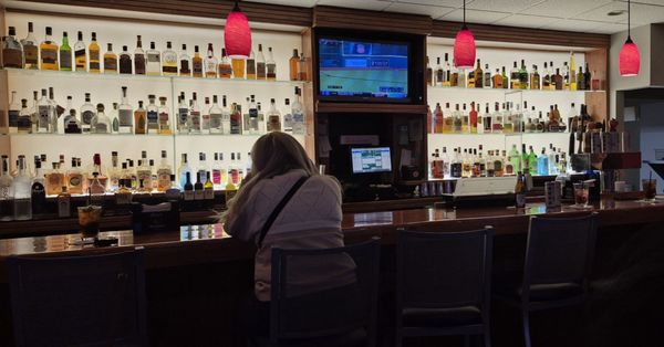 TOPSHELF PIZZA & PUB - Updated January 2026 - 33 Photos & 39 Reviews ...