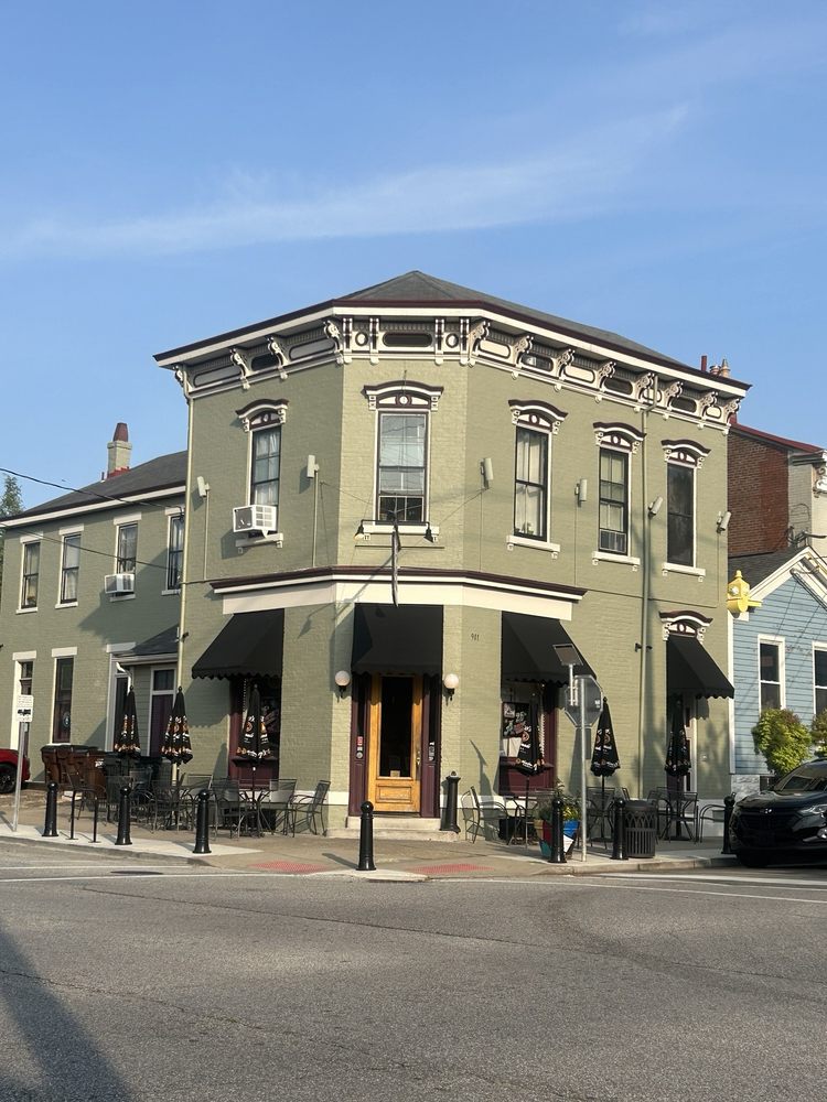 CRAZY FOX SALOON - Updated October 2025 - 92 Photos & 61 Reviews - 901 ...