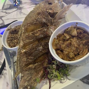 SWIGZZ RESTAURANT AND LOUNGE - Updated September 2025 - 68 Photos & 31 ...