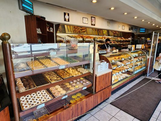 B & W BAKERY - 300 Photos & 305 Reviews - 614 Main St, Hackensack, New ...