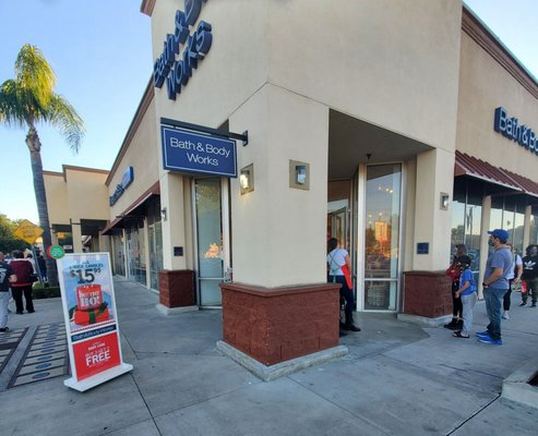 FALLBROOK CENTER - Updated October 2025 - 11 Photos & 15 Reviews - 6633 ...