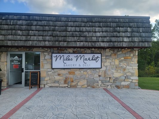 MILES MARKET - Updated December 2025 - 29 Photos & 10 Reviews - 6235 Gratiot Rd, Saginaw ...