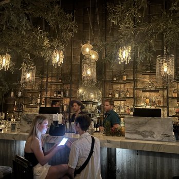 TOM TOM - Updated July 2024 - 1367 Photos & 1065 Reviews - 8932 Santa ...