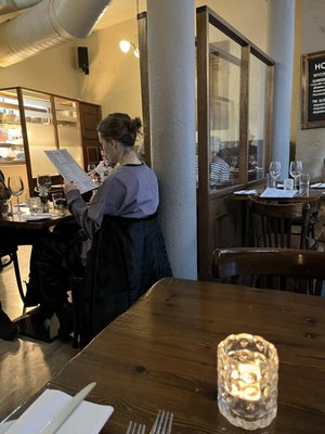 HOWIES - Updated July 2024 - 279 Photos & 186 Reviews - 10-14 Victoria ...