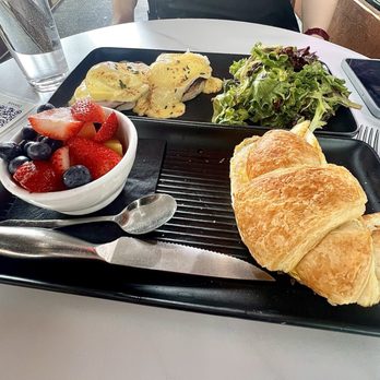 THE COTTAGE - Updated October 2024 - 852 Photos & 678 Reviews - 10029 ...