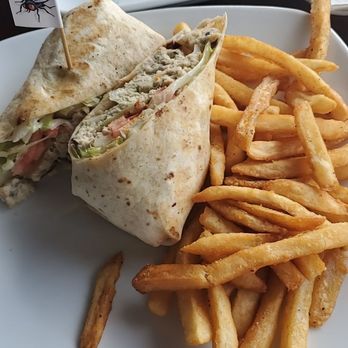 BLOW FLY BAR AND GRILL - Updated October 2025 - 80 Photos & 65 Reviews ...