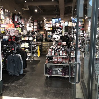 HOT TOPIC - Updated May 2025 - 23 Photos & 32 Reviews - 2086 NewPark ...