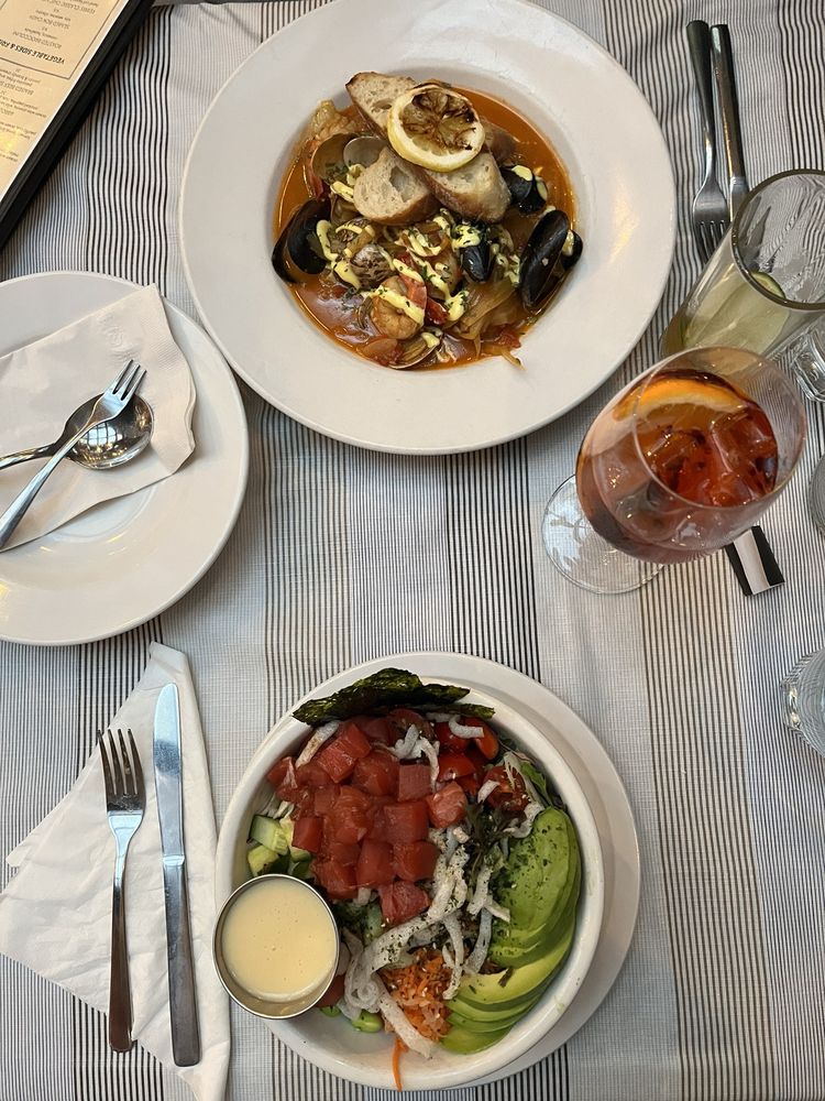 FERRIS’ GRILL & GARDEN PATIO - Updated January 2026 - 89 Photos & 172 ...