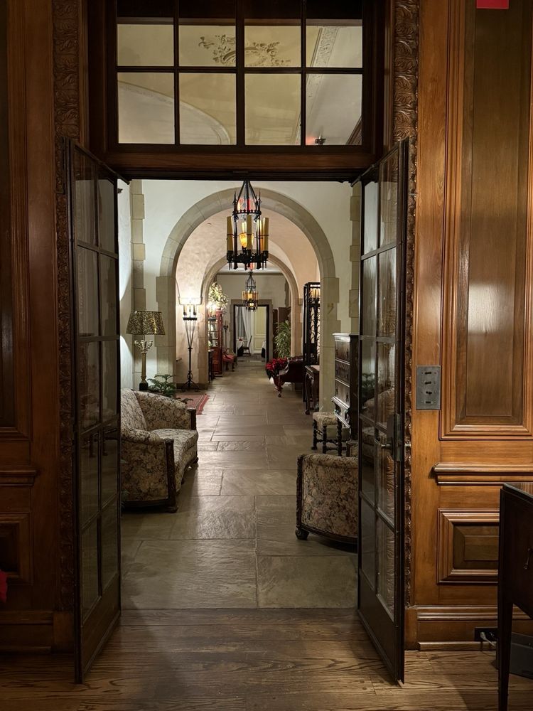 GRAYLYN HOTEL - Updated December 2025 - 298 Photos & 72 Reviews - 1900 ...