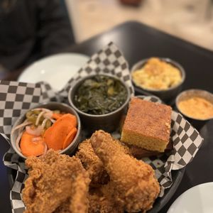 MINNIE BELLS - Updated December 2024 - 28 Photos & 25 Reviews - San ...