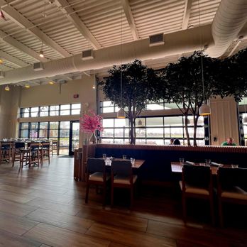 THE FINCH - Updated June 2024 - 352 Photos & 213 Reviews - 2955 S State ...