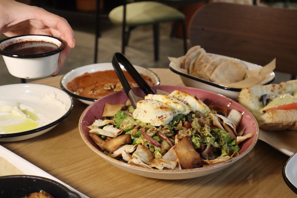 ZAZZY - Updated June 2024 - 11 Photos - 1025 N Fillmore St, Arlington ...