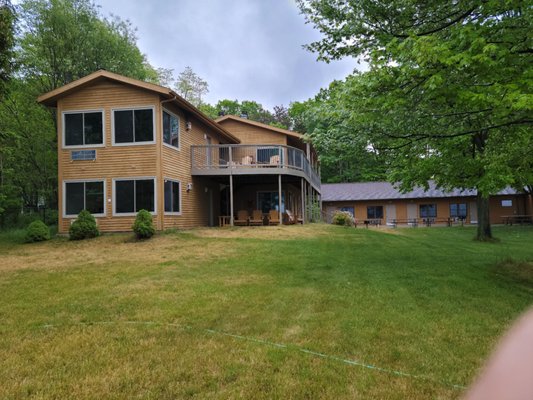 LAKE BLUFF INN AND SUITES - Updated August 2024 - 39 Photos & 74 ...