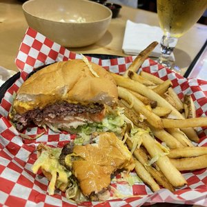 NEWT’S SOUTH - 73 Photos & 81 Reviews - Burgers - 1201 S Broadway ...