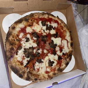 SIGNORA PIZZA - 84 Photos & 32 Reviews - 3850 S Town Center Dr, Las ...