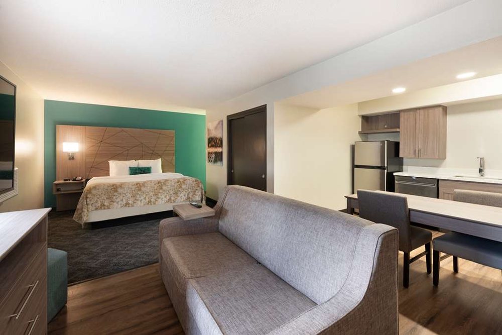 BEST WESTERN FISHKILL INN & SUITES - Updated July 2024 - 79 Photos & 17 ...