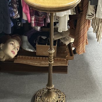 ANTIQUE MALL OF WEST SEATTLE - Updated January 2026 - 31 Photos & 61 ...