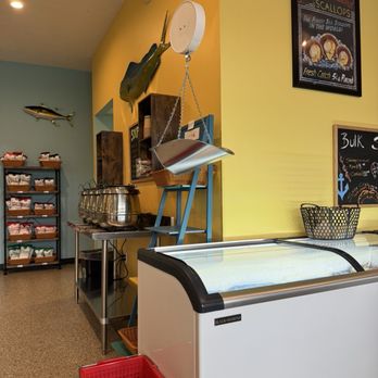 FISHMONGERS SEAFOOD MARKET - Updated January 2026 - 75 Photos & 28 ...