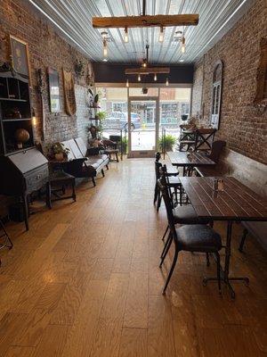 BETWEEN THE BRICKS - Updated December 2025 - 54 Photos & 48 Reviews ...