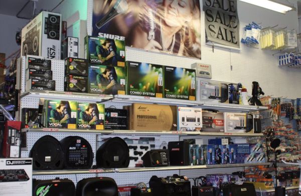 AZ ELECTRONICS - Updated October 2025 - 1750 Steeles Avenue W, Concord ...