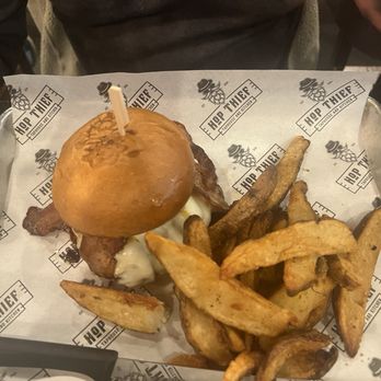HOP THIEF TAPHOUSE AND KITCHEN - Updated March 2026 - 76 Photos & 87 ...