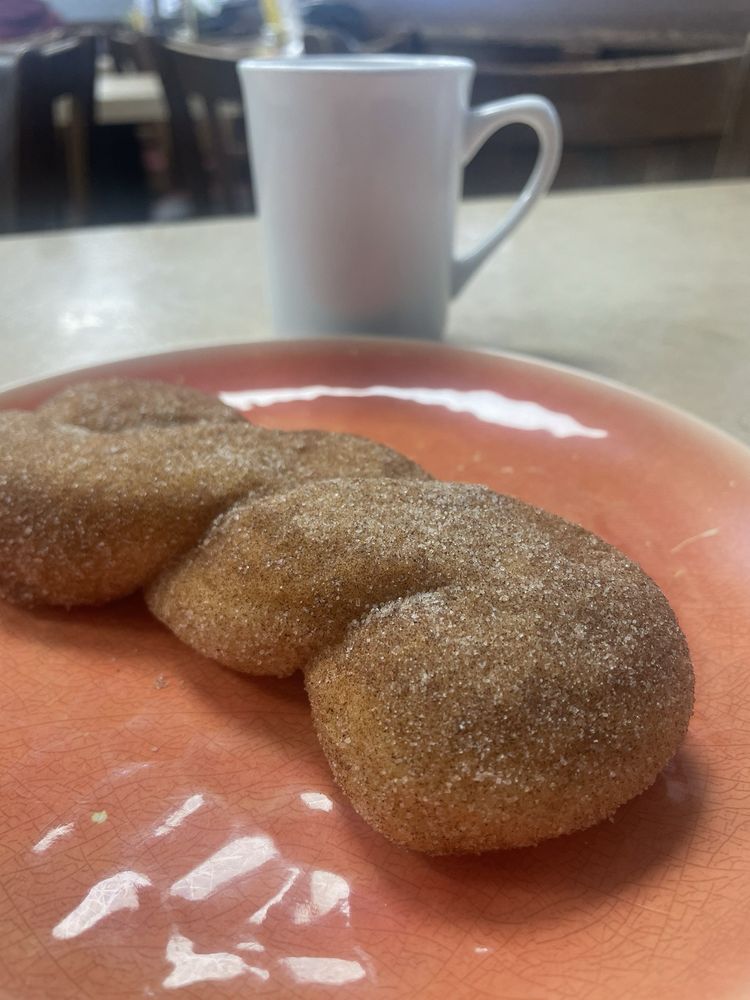 DAYLIGHT DONUTS OLNEY - Updated January 2026 - 47 Photos - 320 W Main St, Olney, Illinois ...