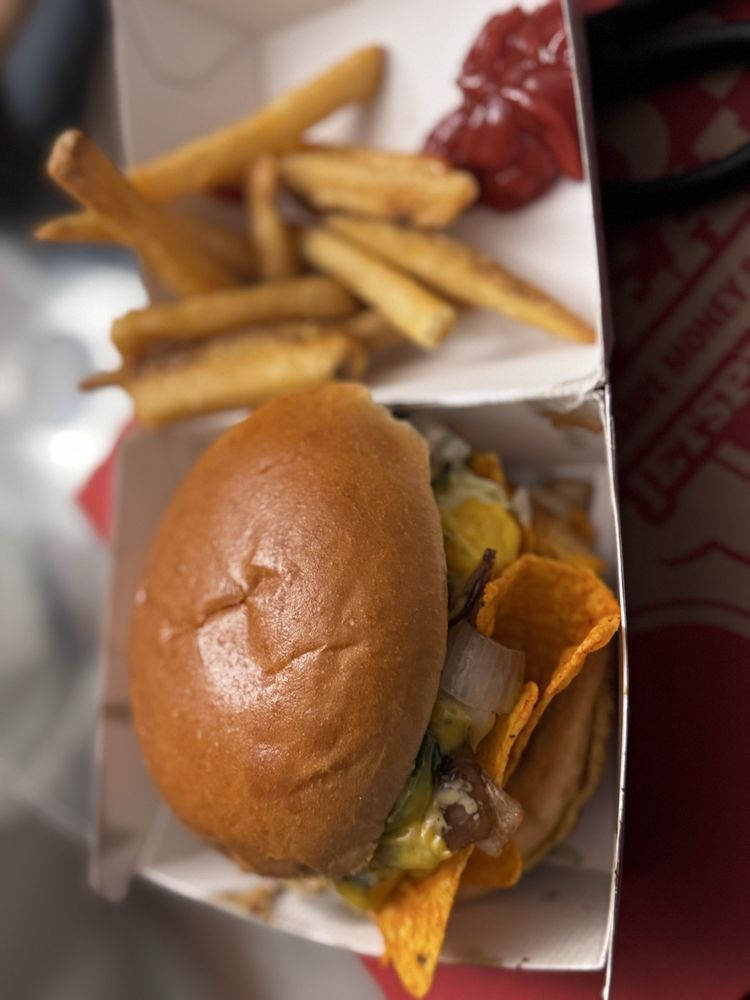 TAYSTEE’S BURGERS - Updated June 2026 - 53 Photos & 45 Reviews - 30953 ...