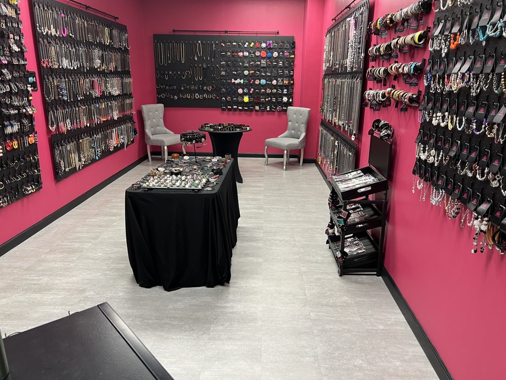 THE BLING SHOP - Updated July 2024 - 908 S Main St, Hinesville, Georgia ...
