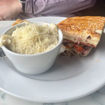 HUEY’S ON THE RIVER - Updated May 2024 - 3793 Photos & 3463 Reviews ...