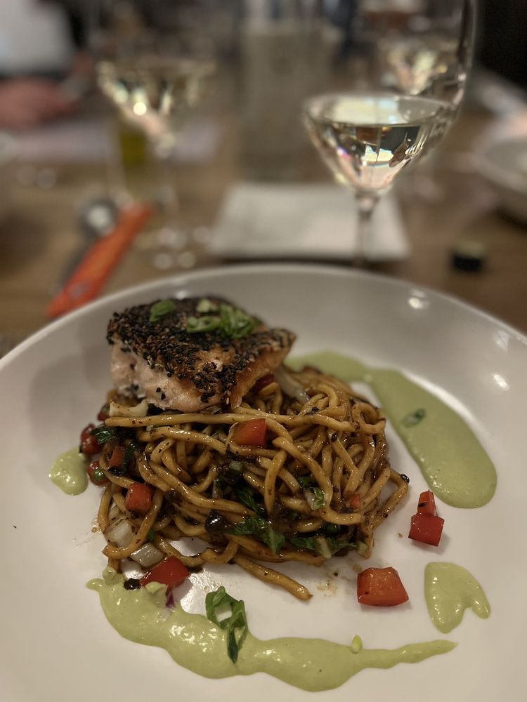 LIV’S OYSTER BAR & RESTAURANT - Updated February 2026 - 269 Photos ...